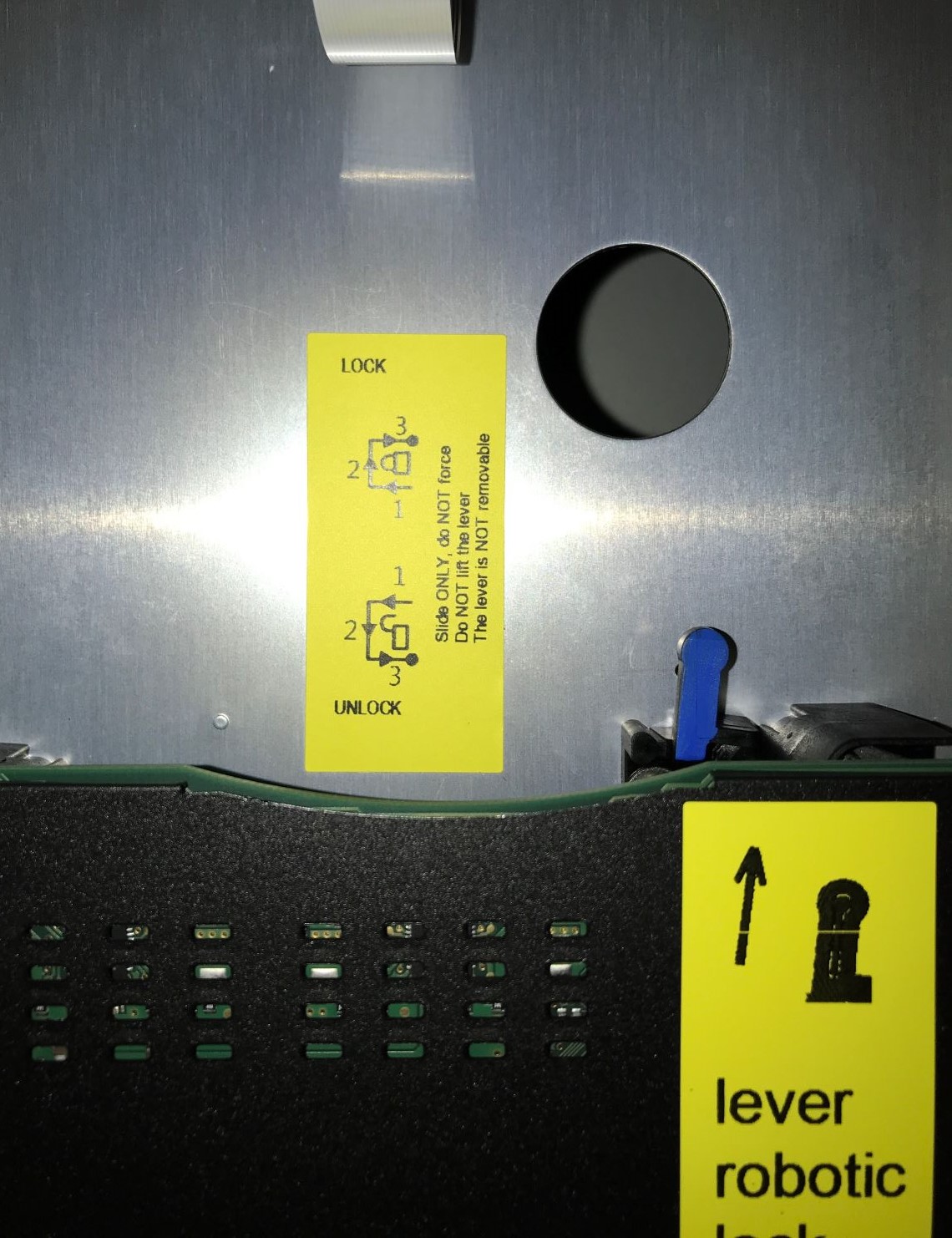 PowerVault ML3 Robot Initialization Failure due to Shipping Lock | Dell ...